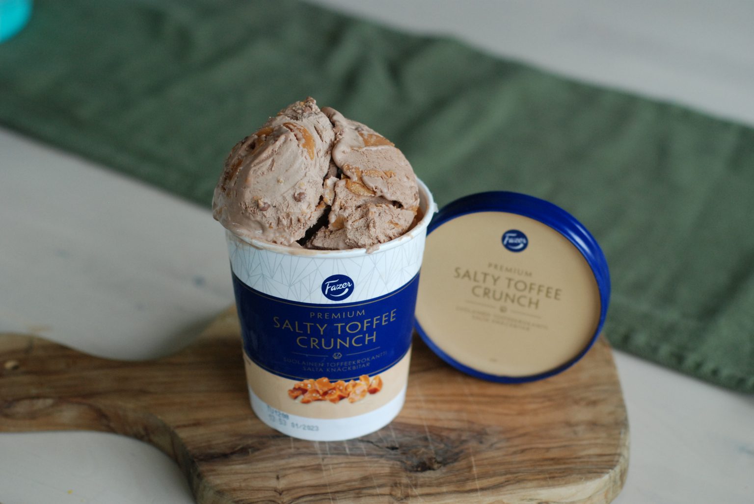 Fazer Premium Salty Toffee Crunch - Sockerbiten