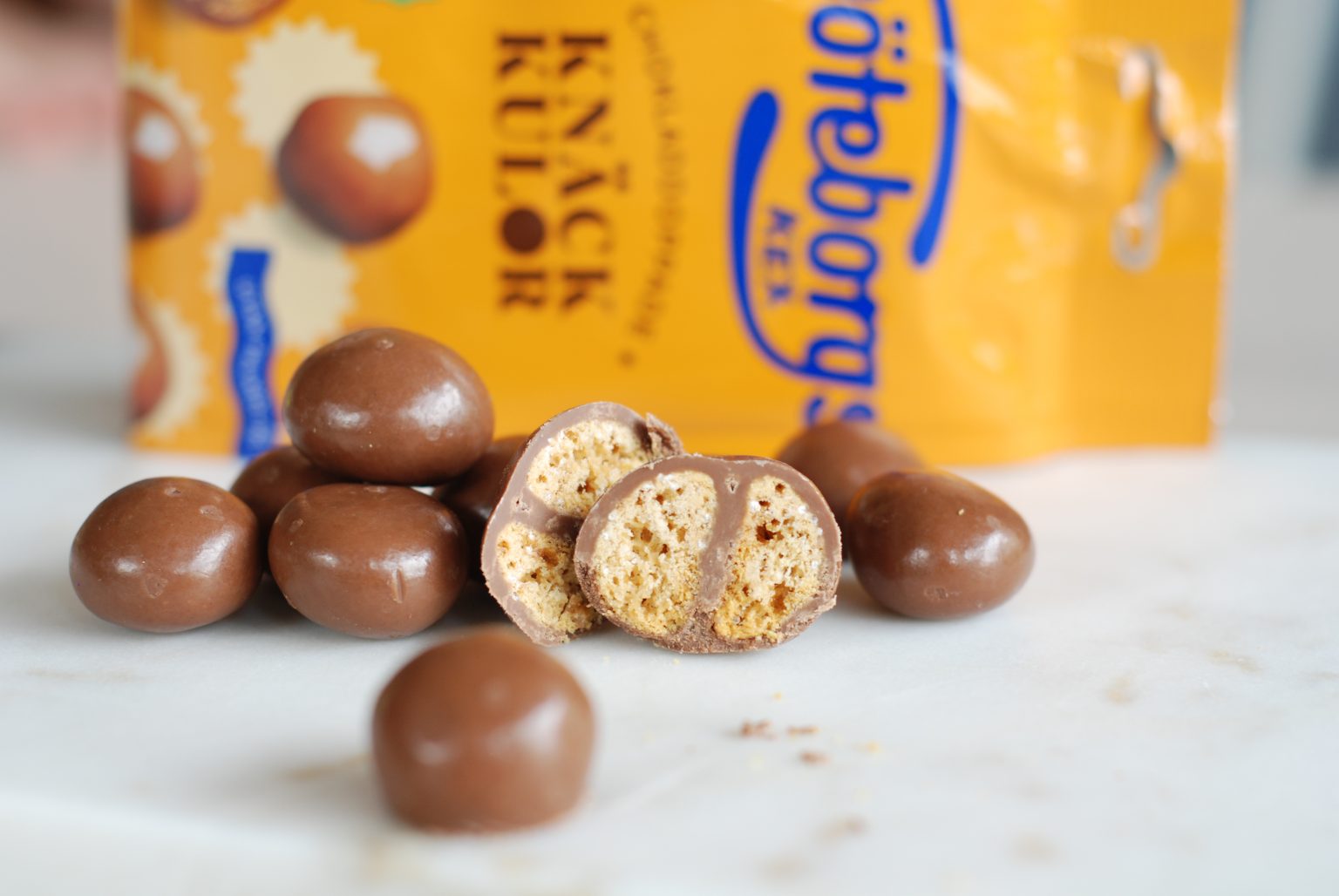 Göteborgs Kex Chokladdoppade Knäckkulor - Sockerbiten