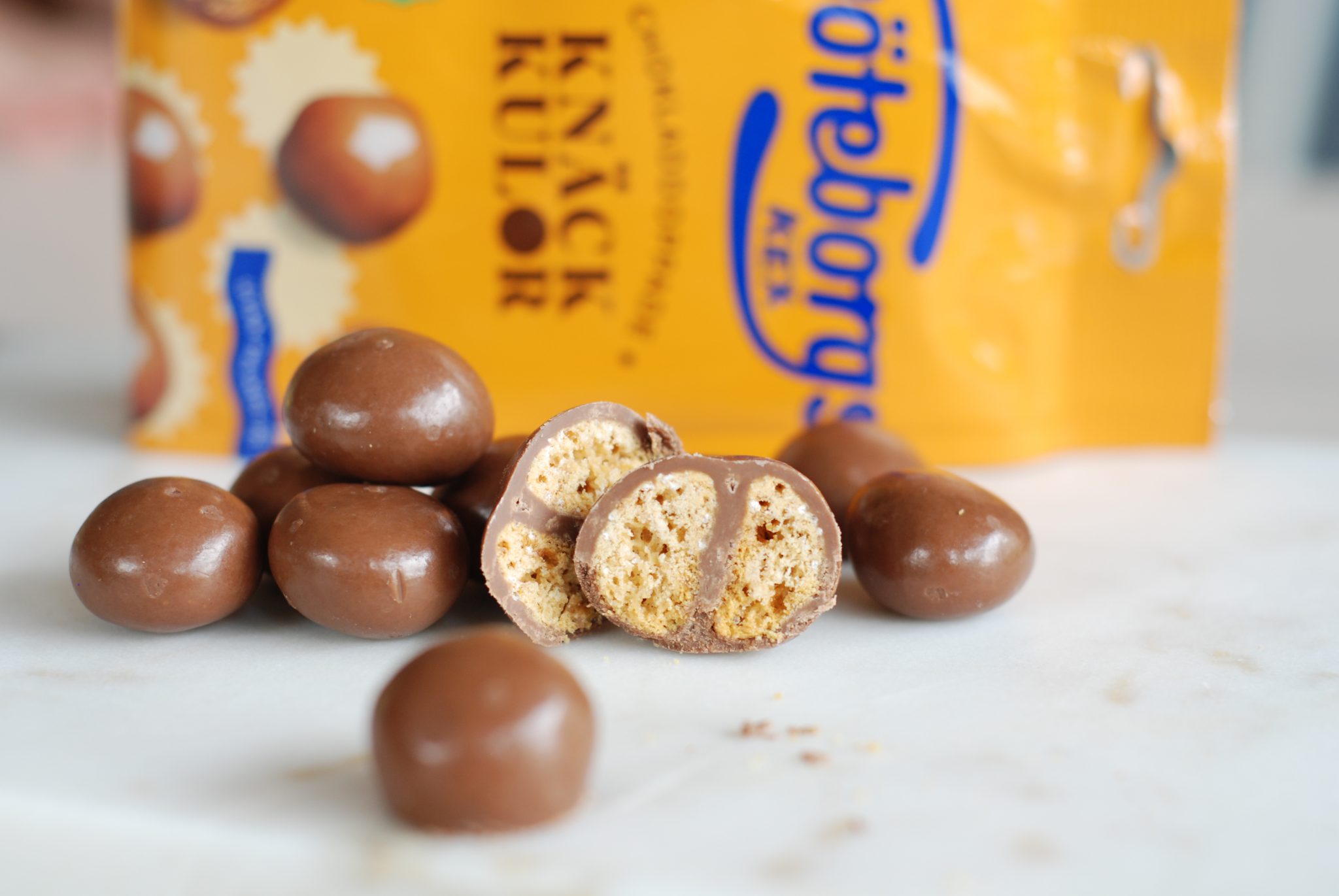 Göteborgs Kex Chokladdoppade Knäckkulor - Sockerbiten