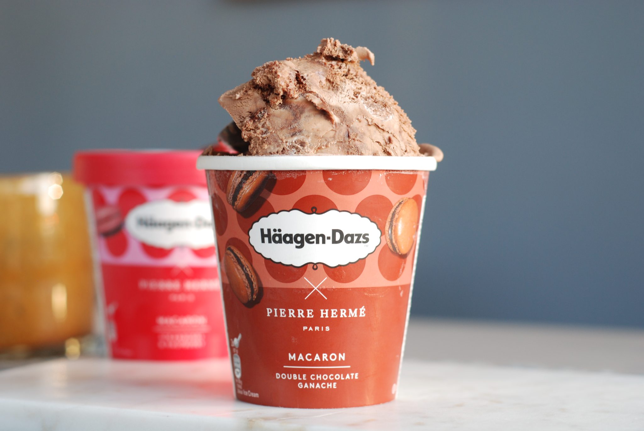 Häagen-Dazs Pierre Hermé Macaron Double Chocolate Ganache - Sockerbiten